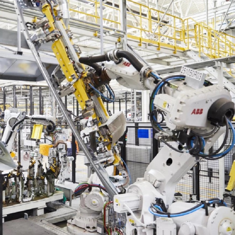 Ứng Dụng Robot Trong Ngành Công Nghiệp ô Tô